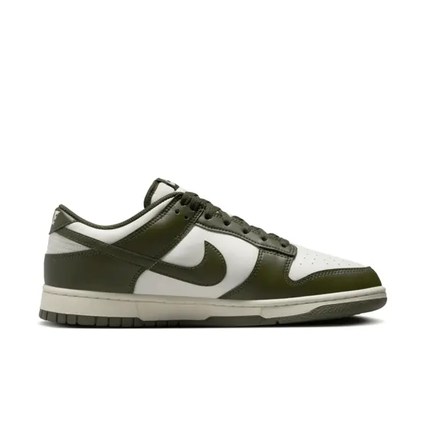 Nike Dunk Low Retro Sneakers