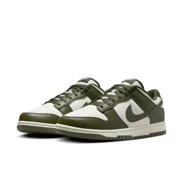 Nike Dunk Low Retro Sneakers