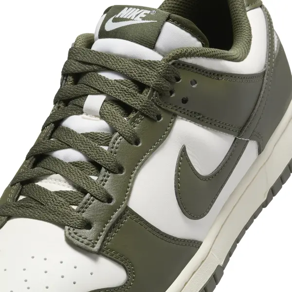 Nike Dunk Low Retro Sneakers