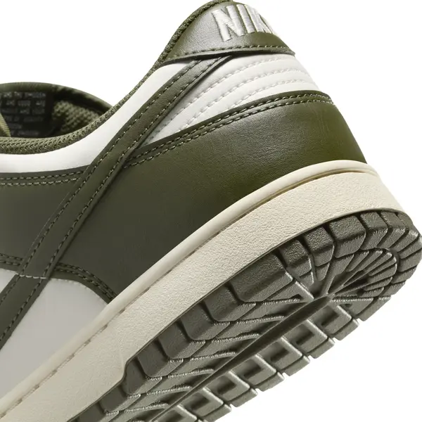Nike Dunk Low Retro Sneakers