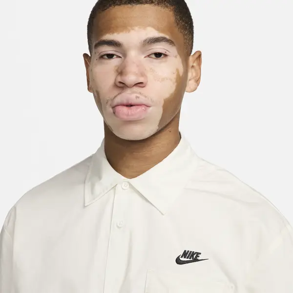 Nike Club Short-sleeve Oxford Button-up Shirt