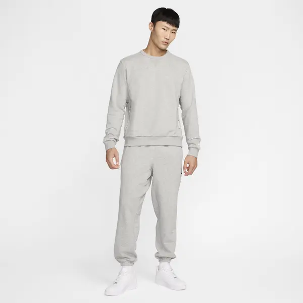 Nike Standard Issue Dri-fit Basketball Crew-neck Sweatshirt - Grey