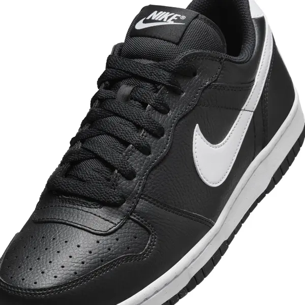 Nike Low Top Sneakers