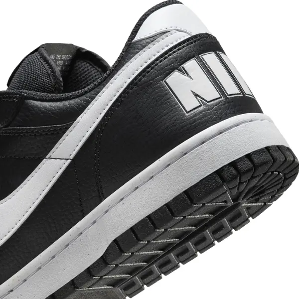 Nike Low Top Sneakers