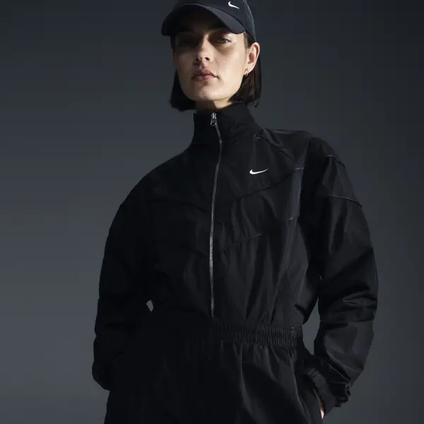 Nike Windrunner Loose Uv Woven Full-zip Jacket - Black
