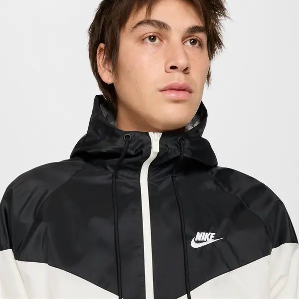 Nike Sportswear Windrunner Hooded Jacket - White