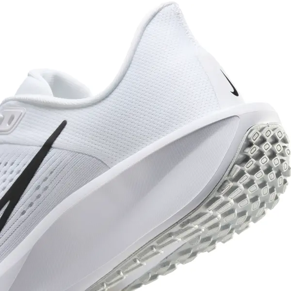 Nike Quest Road Running Shoes - White