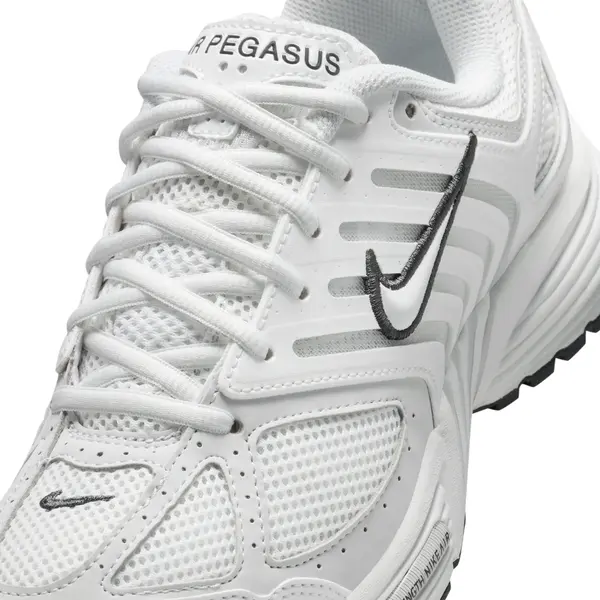 Nike Air Pegasus 2005 Sneakers - White