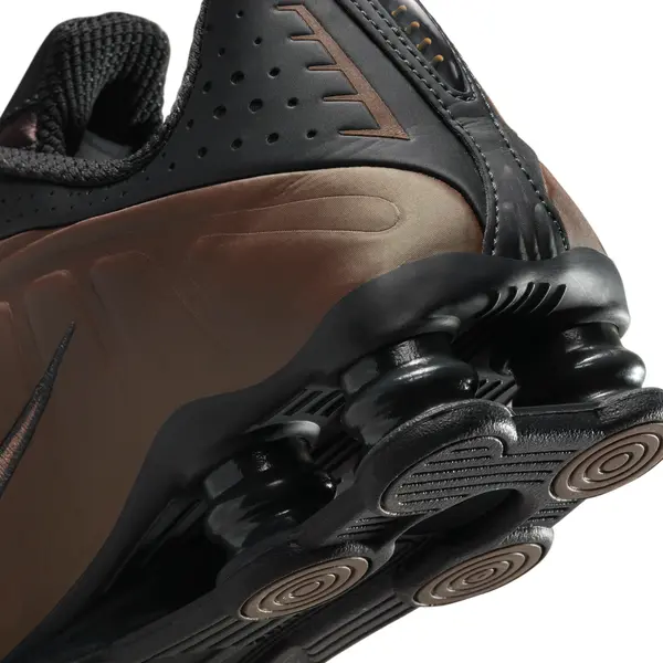 Nike Shox R4 Sneakers - Black