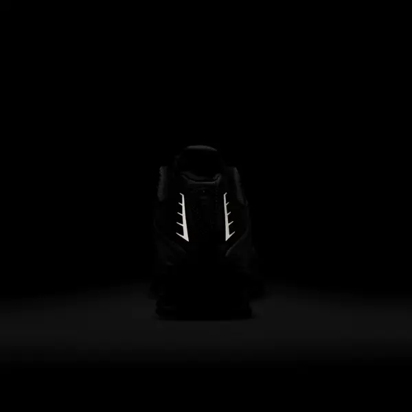 Nike Shox R4 Sneakers - Black