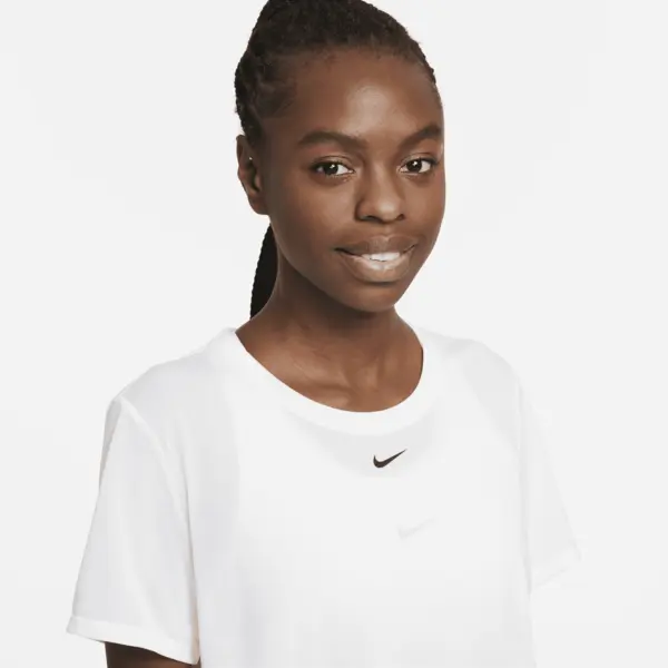 Nike Dri-fit One Standard Fit Short-sleeve Cropped Top