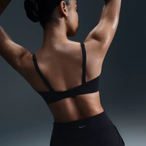 Nike Alate Minimalist Light-support Padded Convertible Sports Bra - Black