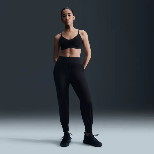 Nike Alate Minimalist Light-support Padded Convertible Sports Bra - Black