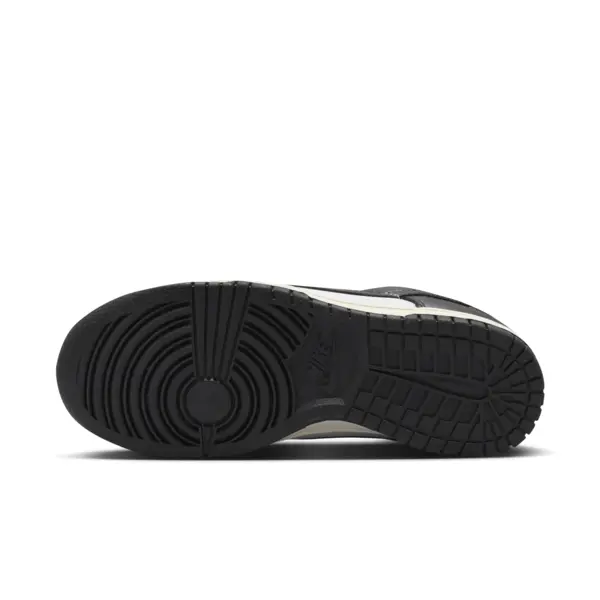 Nike Dunk Low Premium Sneakers