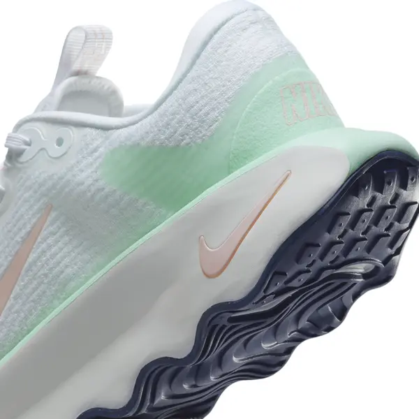 Nike Motiva Walking Shoes - White
