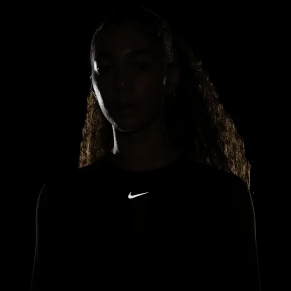 Nike Dri-fit Swift Element Uv Crew-neck Running Top - Black