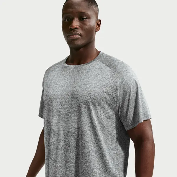 Nike Stride Dri-fit Adv Short-sleeve Running Top - Grey