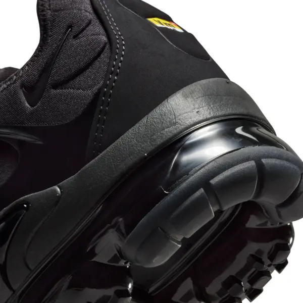 Nike Air Vapormax Plus Sneakers - Black