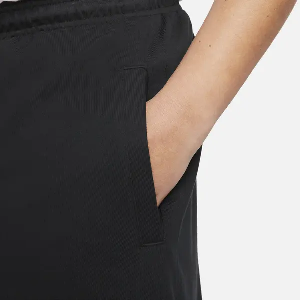 Nike Standard Issue Dri-fit 8" Basketball Shorts