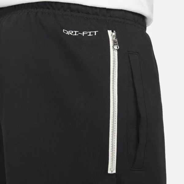 Nike Standard Issue Dri-fit 8" Basketball Shorts