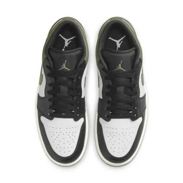 JORDAN 1 Low Sneakers