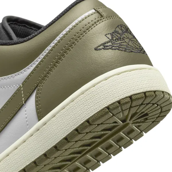 JORDAN 1 Low Sneakers