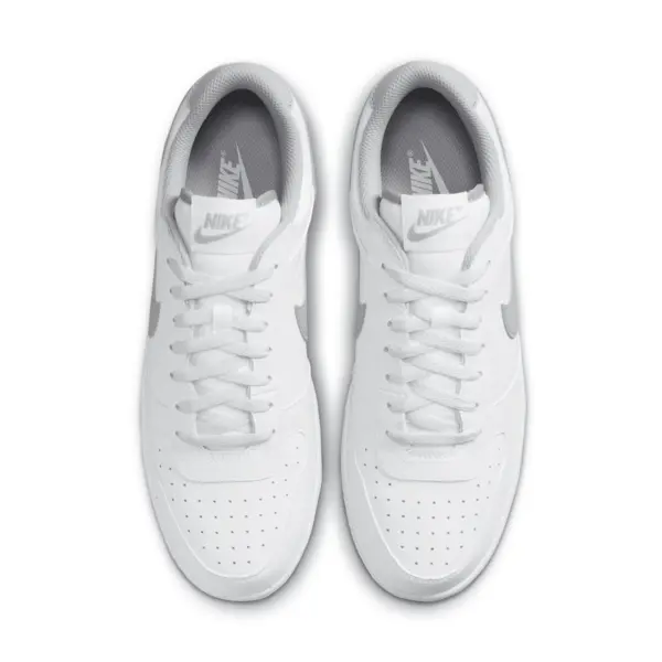 Nike Low Top Sneakers - White