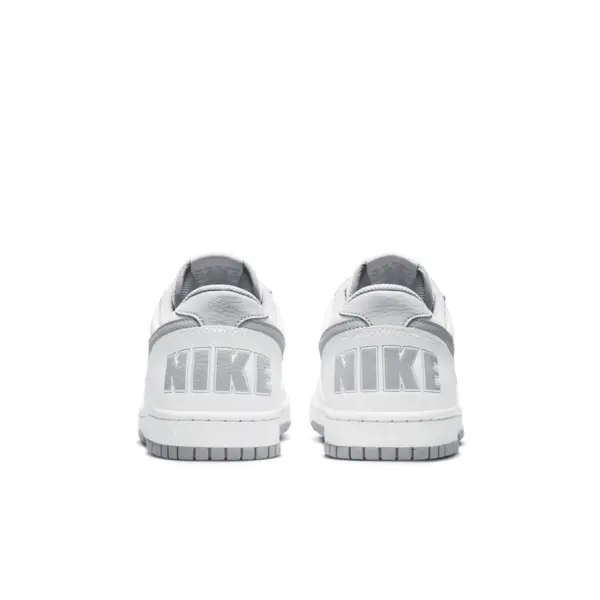 Nike Low Top Sneakers - White