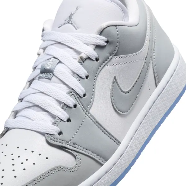 JORDAN 1 Low Sneakers - White