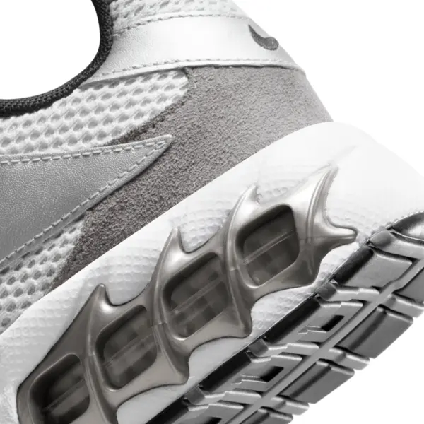 Nike Zoom Air Fire Sneakers - Grey