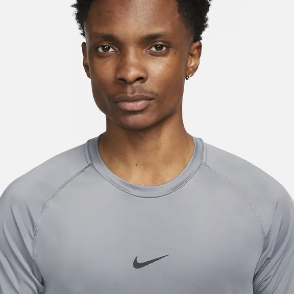 Nike Pro Dri-fit Slim Short-sleeve Top