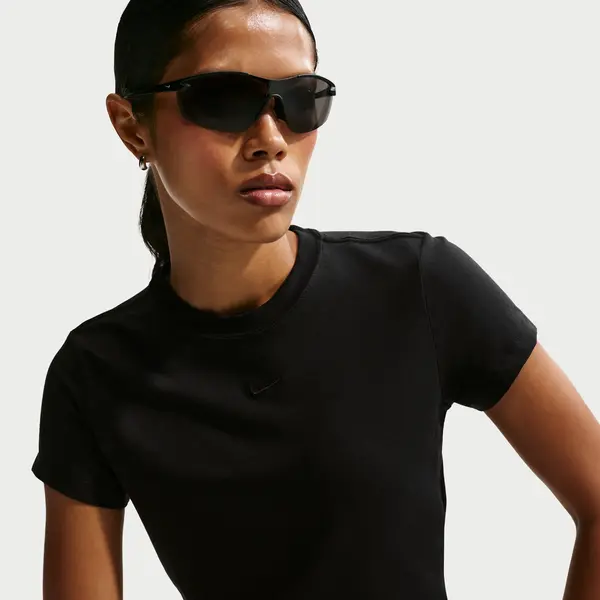 Nike Chill Knit Cropped T-shirt - Black