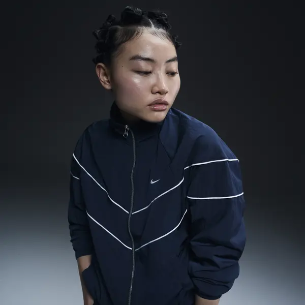 Nike Windrunner Loose Uv Woven Full-zip Jacket - Blue