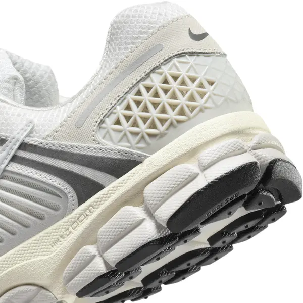 Nike Zoom Vomero Se Sneakers - Grey