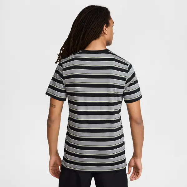 Nike Club T-shirt