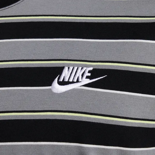 Nike Club T-shirt