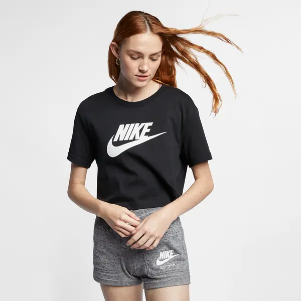 Nike Sportswear Essential Cropped Logo T-shirt - Black