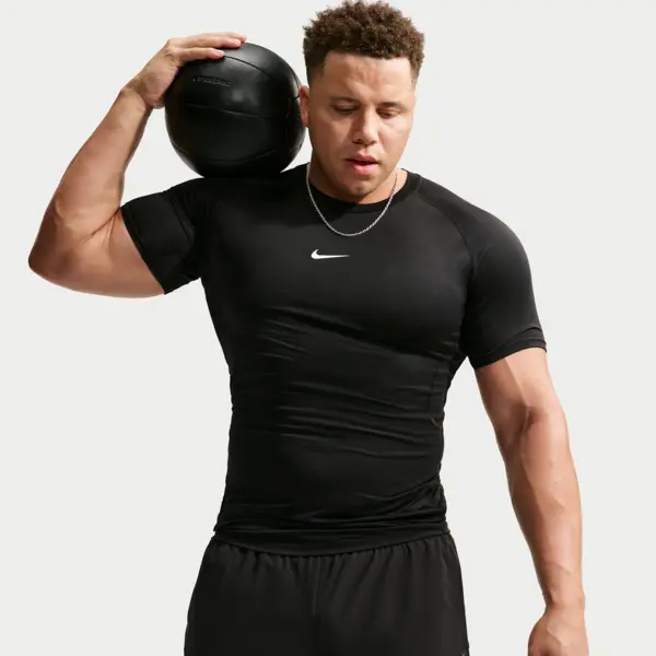 Nike Pro Dri-fit Tight Short-sleeve Fitness Top - Black