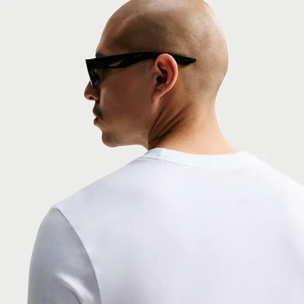 Nike Sportswear Club Long-sleeve T-shirt - White