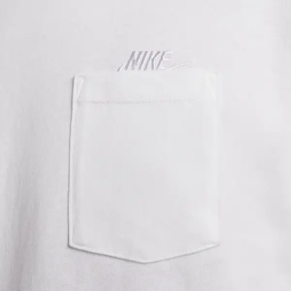 Nike Sportswear Premium Essentials Pocket T-shirt - White