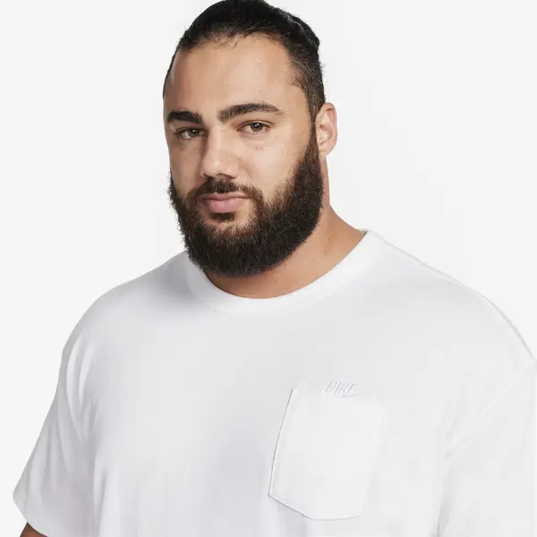 Nike Sportswear Premium Essentials Pocket T-shirt - White