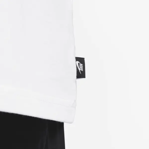 Nike Sportswear Premium Essentials Pocket T-shirt - White