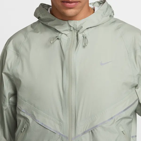 Nike Running Division Storm-Fit Adv Running Jacket - Green