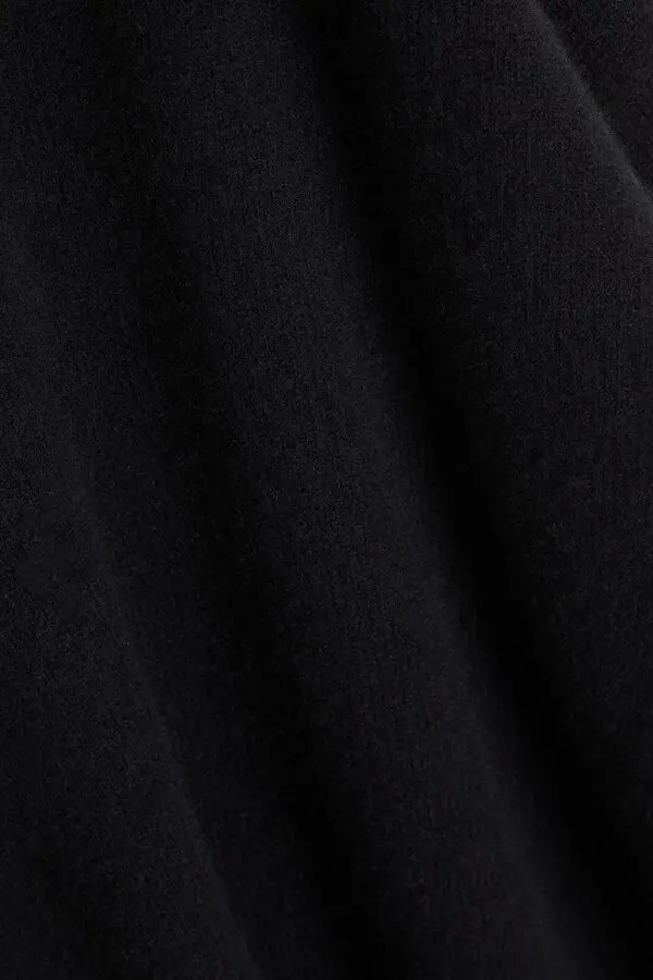 Vince Wool And Cashmere-blend Sweater - Black