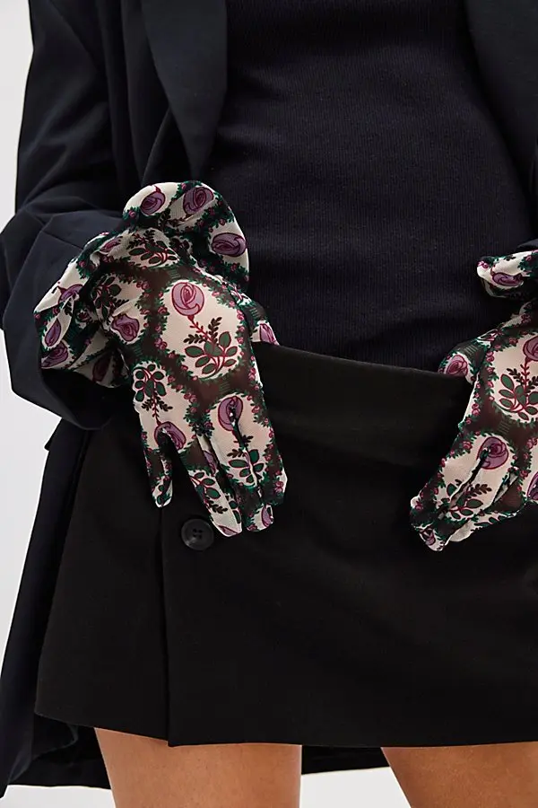 Anna Sui Floral Gloves - Rose Blush