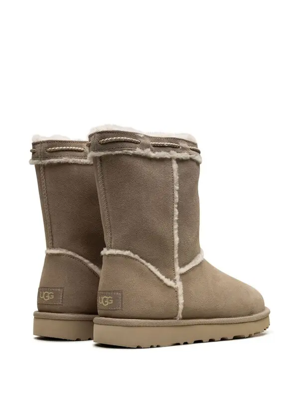 UGG Classic Boots - Brown