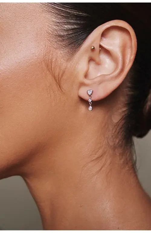 Lili Claspe Small Eraz Drop Earrings