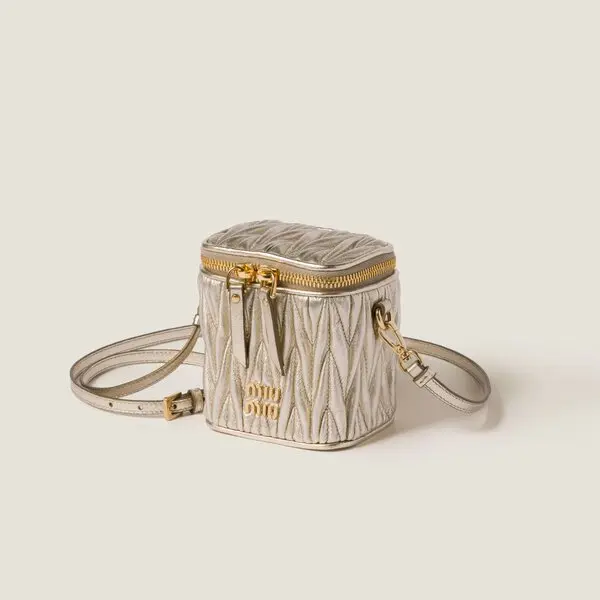 バッグ MIU MIU MATELASSE SHINY LEATHER HAND BAG Matelassé leather handbag Miu Miu Grey in Leather - 44093124