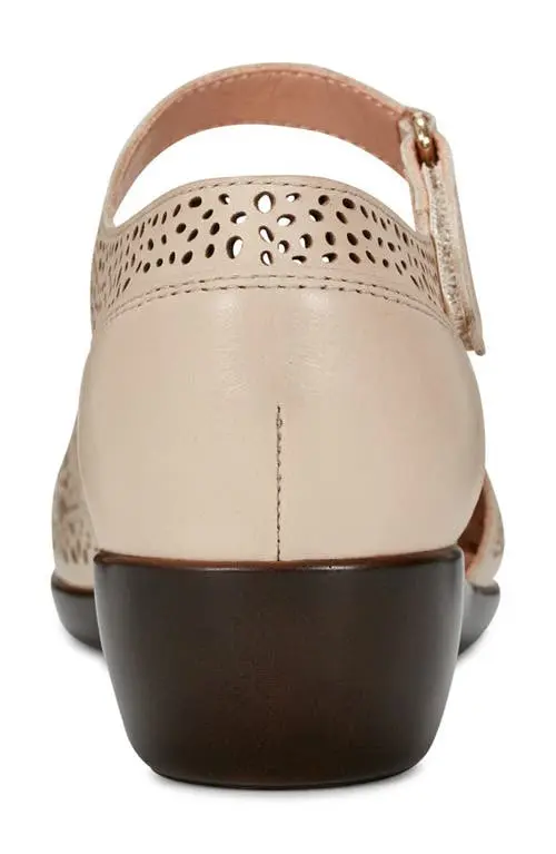 Easy Spirit Denita Pump - Ivory