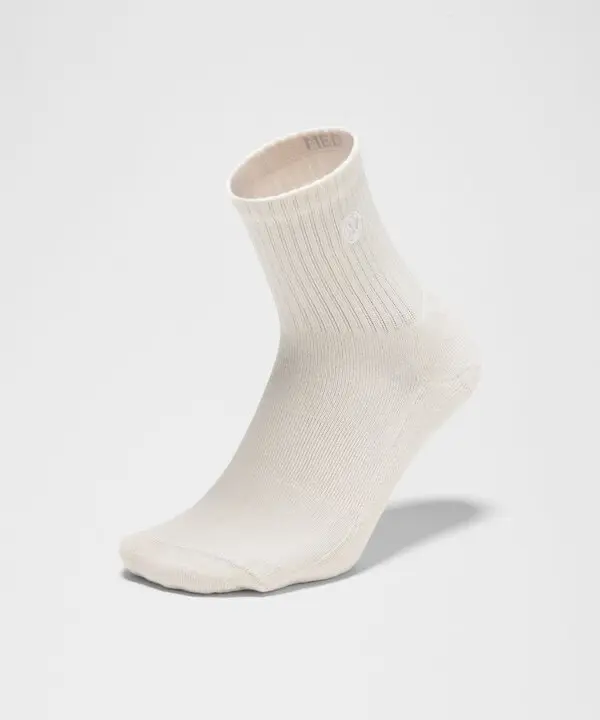 Lululemon Daily Essential Quarter Socks